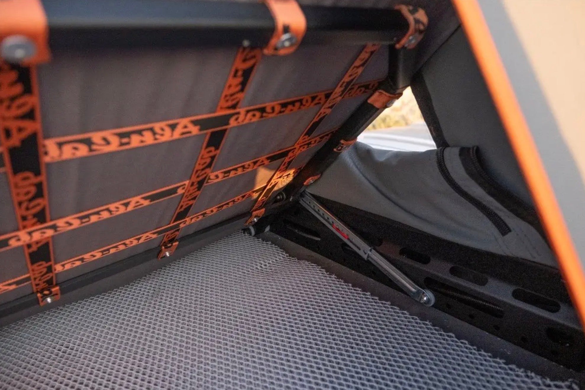 Alu-Cab Gen 3R Expedition Rooftop Tent – Asheville Vehicle Outfitters